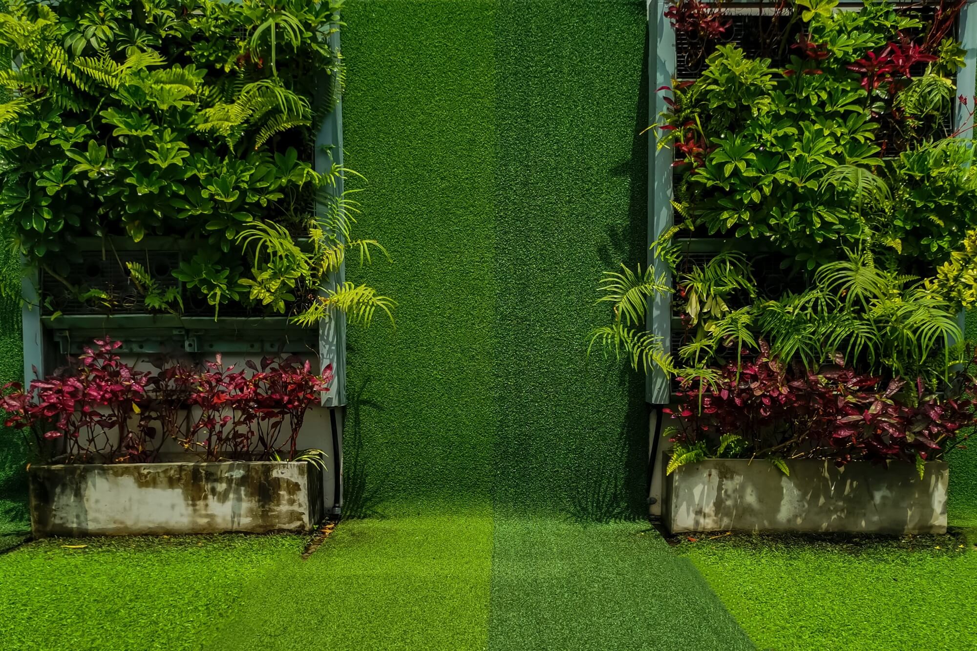 12 Artificial Grass Garden Ideas to Transform Your Outdoor Space ...