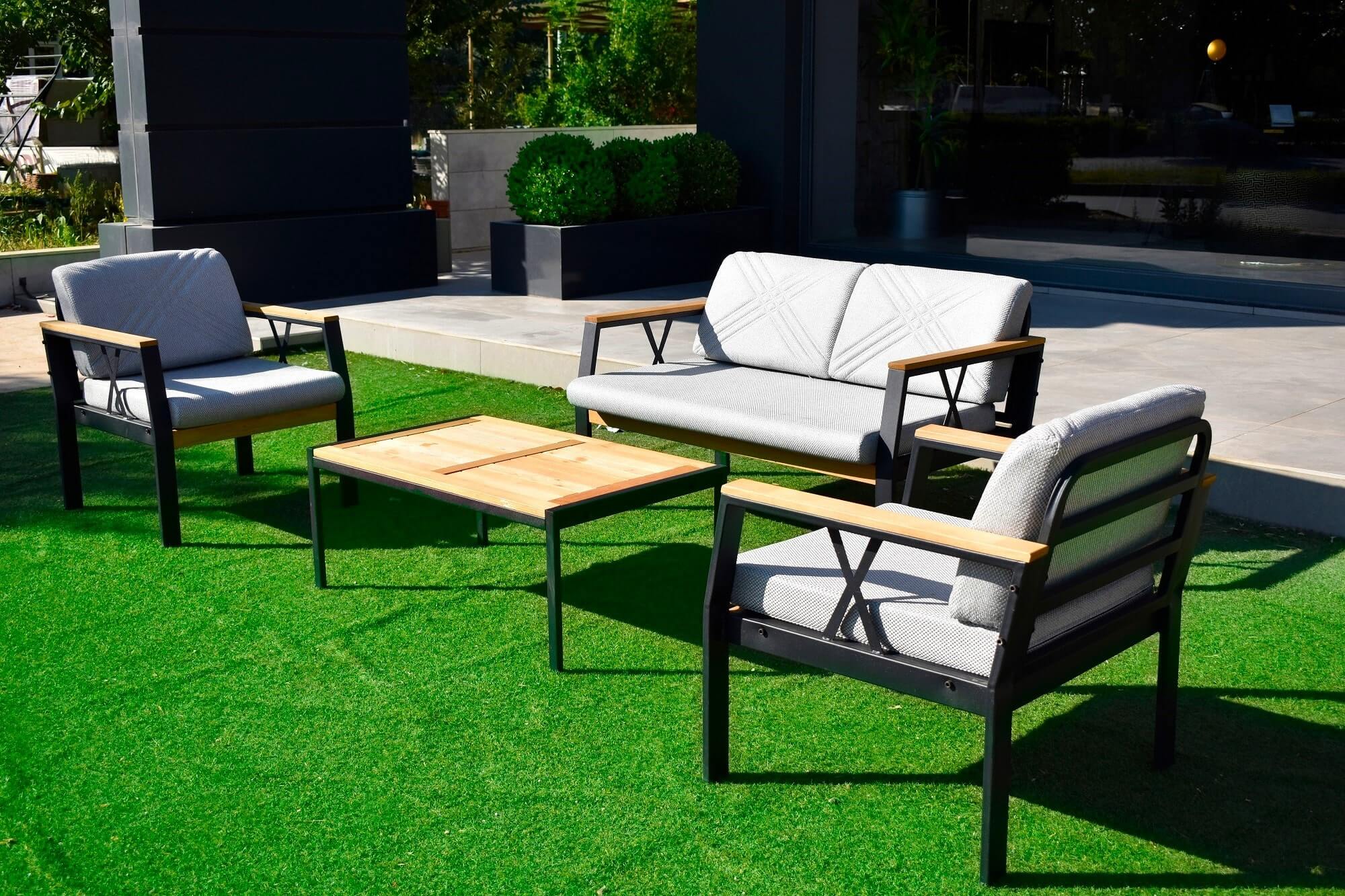 12 Artificial Grass Garden Ideas to Transform Your Outdoor Space ...