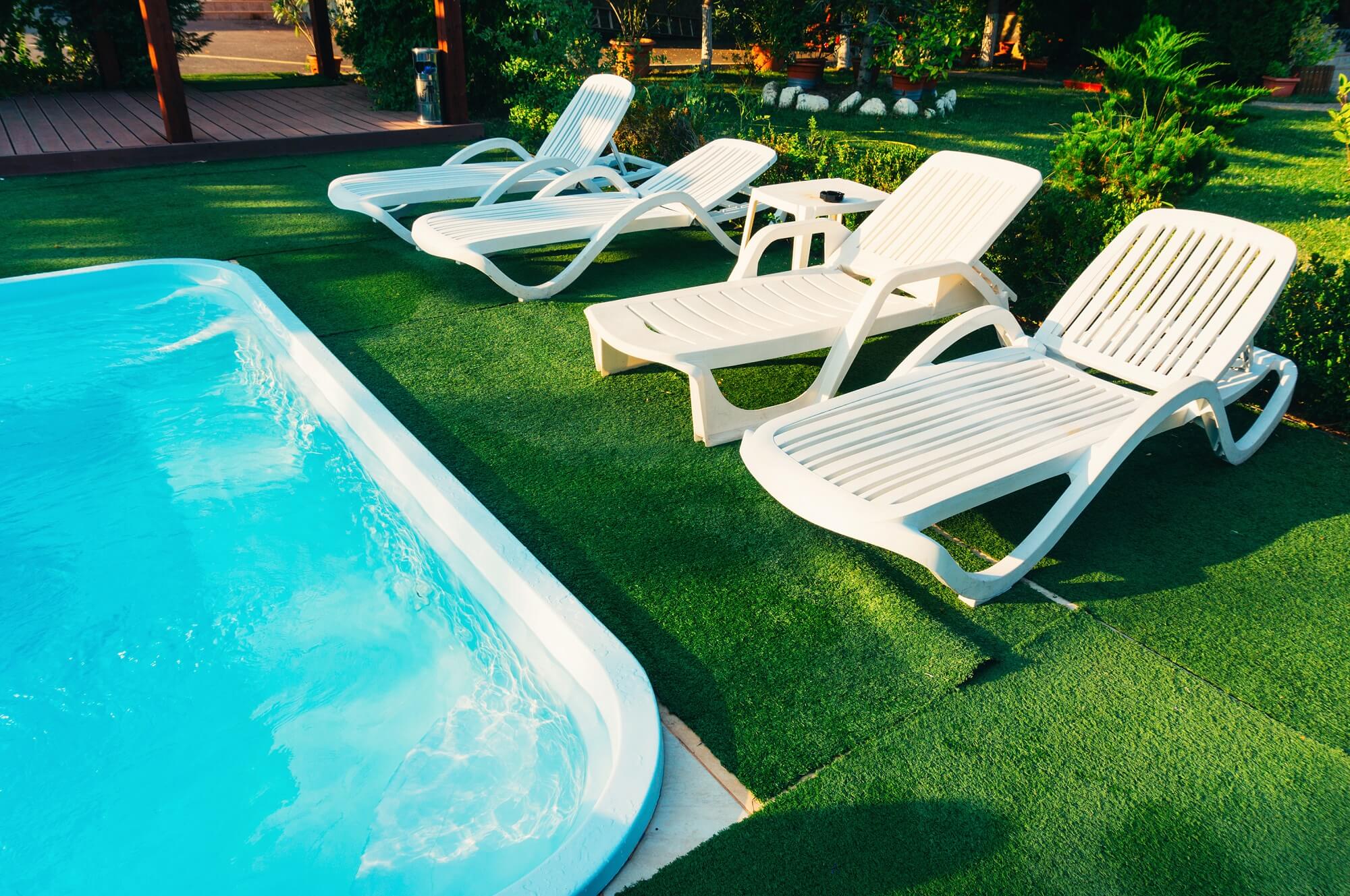 12 Artificial Grass Garden Ideas to Transform Your Outdoor Space ...